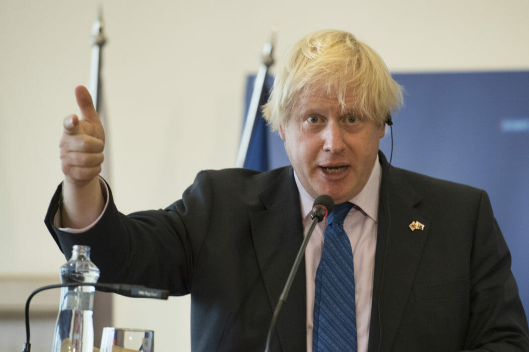 E-maily naznačujú, že Johnson vydal príkaz evakuovať z Kábulu psy a ...