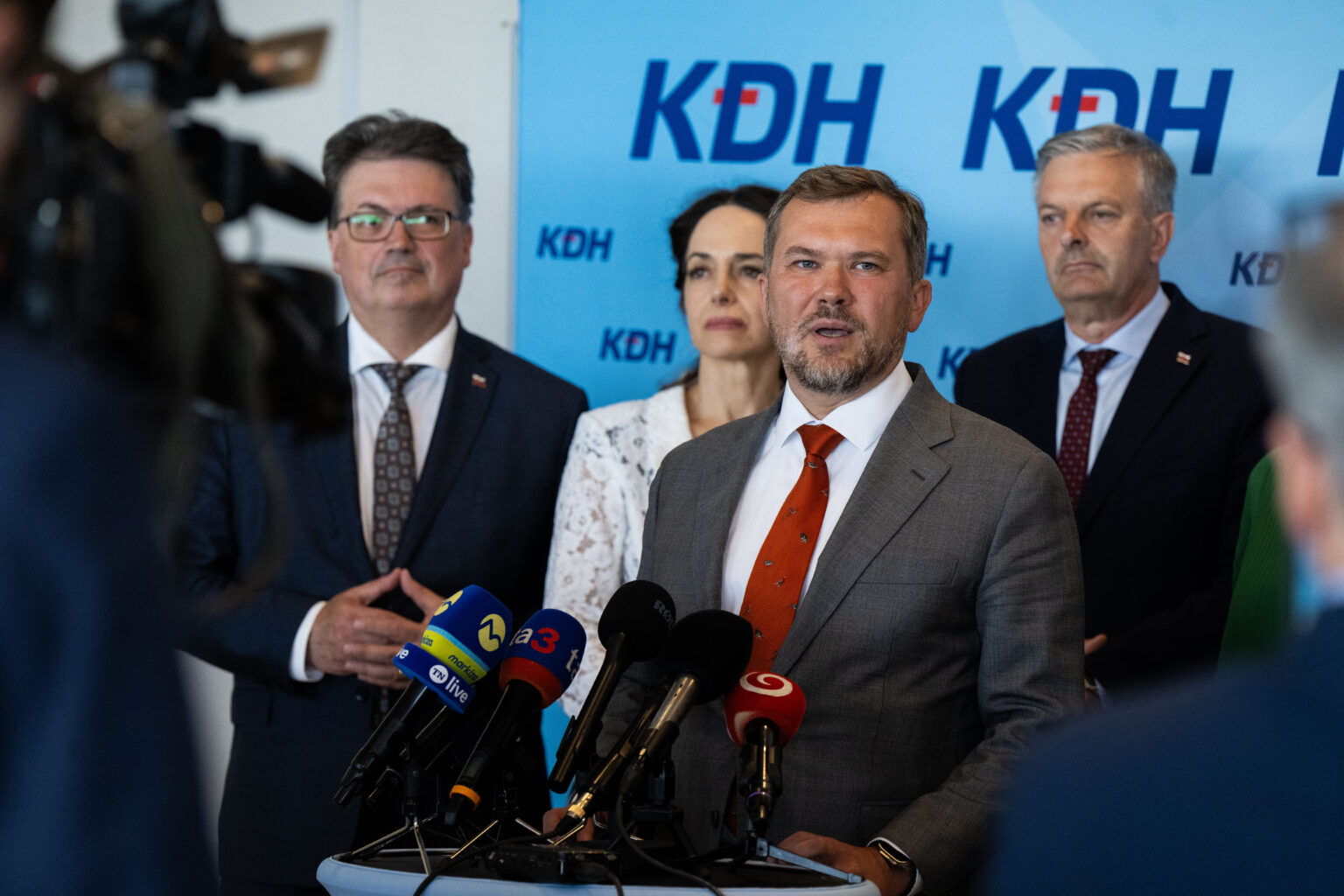 KDH chce, aby špecialisti mohli ošetrovať deti od 15 rokov