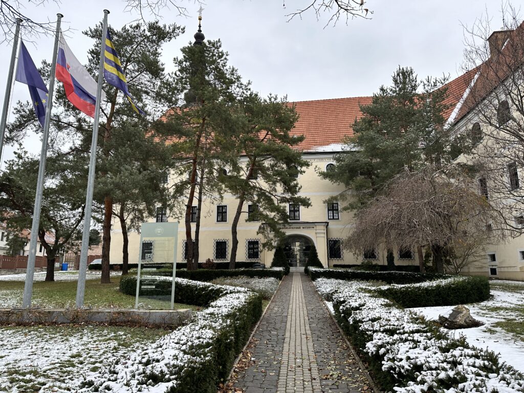 Adventný kurz: Výroba vianočnej dekorácie | eReport Trnava